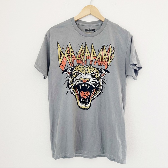 Def Leppard | Tops | New Def Leppard Graphic Tee | Poshmark